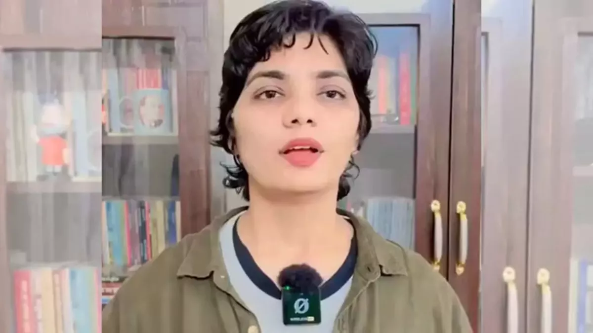 नेहा सिंह राठौर (Neha Singh Rathore) पर देशद्रोह का आरोप? पहलगाम हमले ...